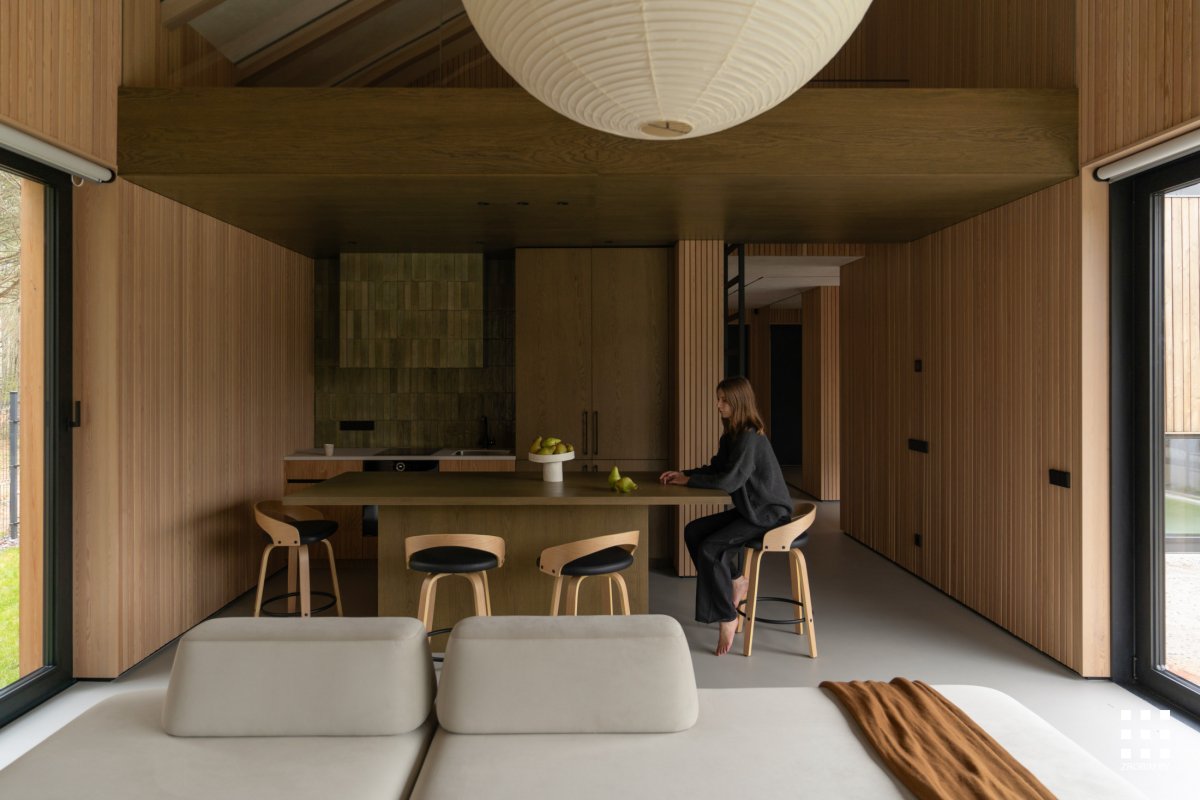 Дизайн дома SPLITTING HOUSE INTERIOR от «ZROBIM architects»